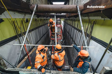 На будівництві метро у Києві закладають котлован станції «Мостицька ФОТО Читайте на Ukr Net