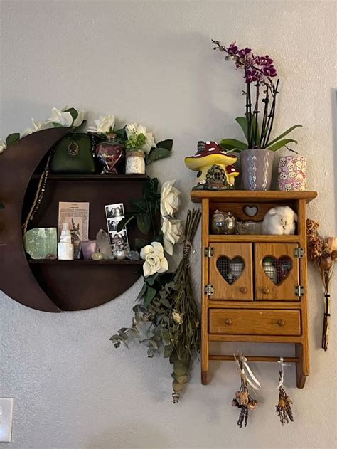 12 Gorgeous Trinket Shelf Display Ideas To Showcase Your Treasures
