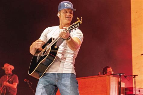 Parker Mccollum Brings His 2025 Tour To Tinley Park Il For A Night To