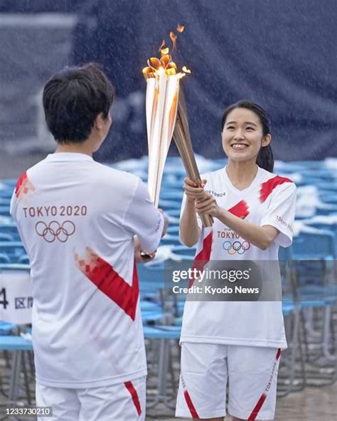 Pass On The Torch Photos And Premium High Res Pictures Getty Images