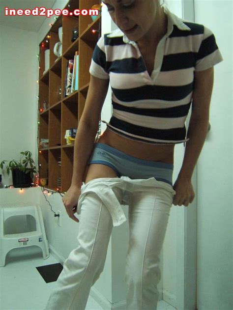 Female Desperation Tight Pants Pissing Pictures