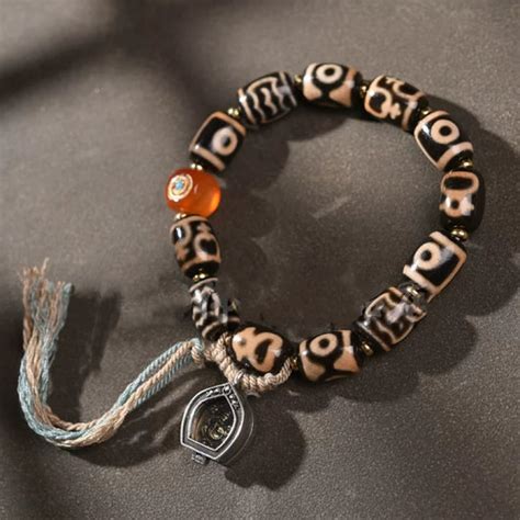 Learn How To Style And Wear Your Dzi Prayer Beads The Zen Zone Store