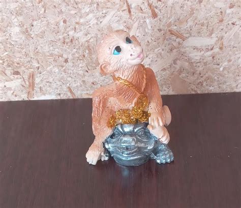 Статуетка мавпочка на жабці — ціна 140 грн у каталозі Статуетки