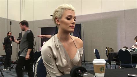Wondercon 2018 Actress Wallis Day Nyssa Vex On Krypton Youtube