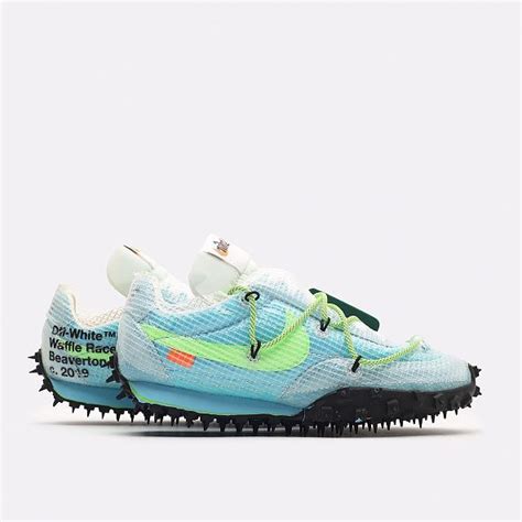 Кроссовки Nike (Найк) купить в Москве с доставкой, цена от 6 240 руб.