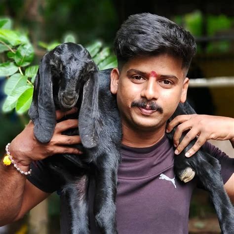 ശരത് മണ്ണുംതൊടി Sarathmr • Threads Say More