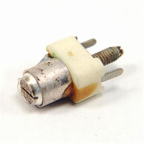 Unidentified Mfg 7 129 Capacitor Variable Adjustable Piston Type