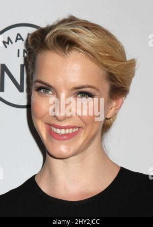 Betty Gilpin Attending A Photocall For Nurse Jackie Held At The Paley