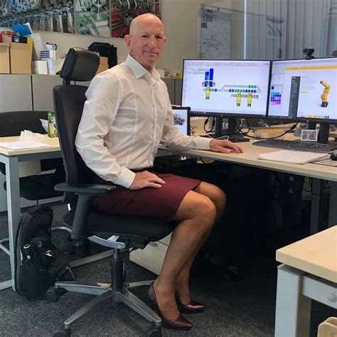 Married Dad Wears Skirts And Stiletto Heels To Challenge Gender Stereotypes Daily Star