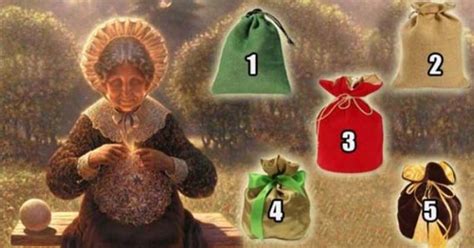 ជ្រើសរើស ថង់ ទិព្វ មួយ ដើម្បី ទទួល បាន សារ ជូនពរ ពី ស្ត្រី វ័យ ចំណាស់ ដែល មាន វេទមន្ត Knongsrok