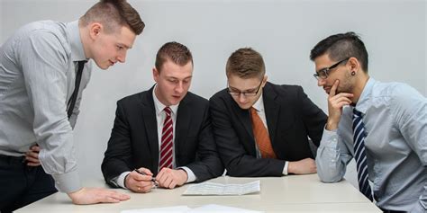 Exploring Devops Insights From Reddit Discussions