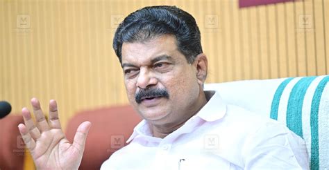 പാലക്കാട് ബ്രൂവറി ഒരു കമ്പനിക്ക് മാത്രം എങ്ങനെയാണ് നൽകുക രേഖകൾ നാളെ പുറത്തുവിടുമെന്ന് പി വി അ