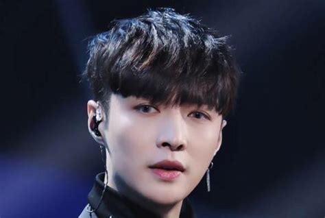 2009考研英语一大纲超纲词汇：astray