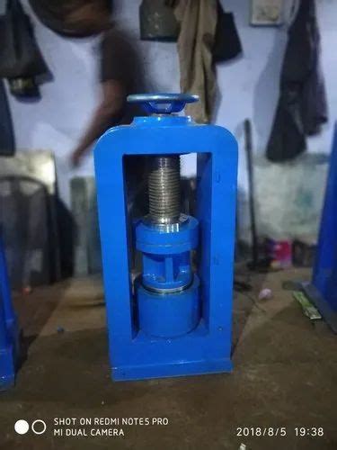 Analog Compression Testing Machine Hand Operated Micro Capacity 1000kn At Rs 38000 In Coimbatore