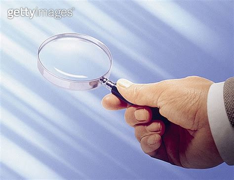 손돋보기 이미지 A12554125 게티이미지뱅크