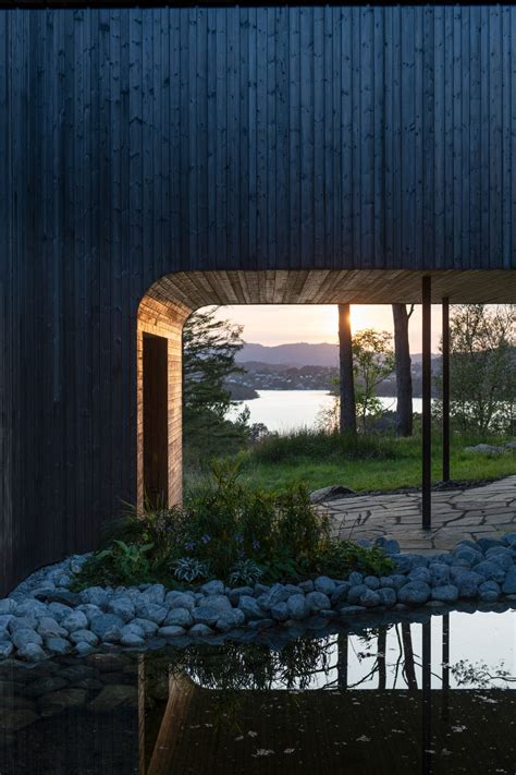 Saunders Architecture Designs Villa On Piloti Overlooking Norwegian Lake