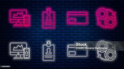 컴퓨터 모니터와 휴대폰 및 기어 및 화살표에 라인 식별 배지 봉투 재무 차트 또는 그래프를 워크플로 프로세스 개념으로 설정합니다