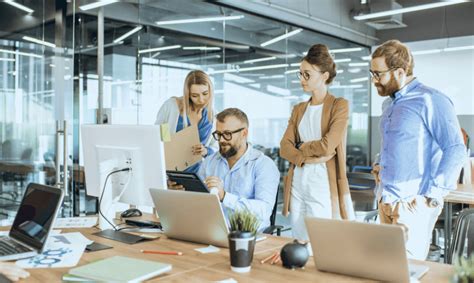 software development team structure main roles and responsibilities