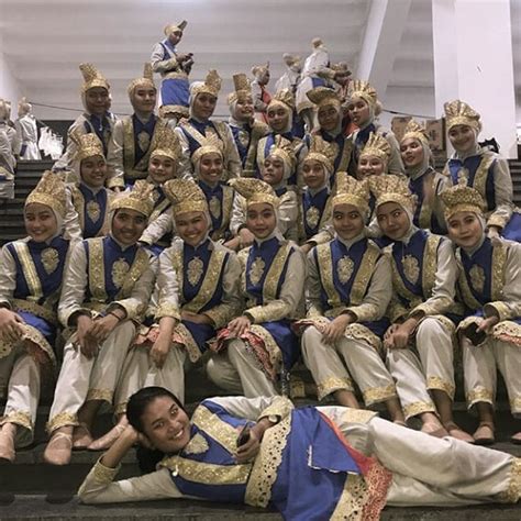 Rahasia Di Balik Ajaibnya Perubahan Warna Kostum Penari Ratoh Jaroe Di Opening Ceremony Asian