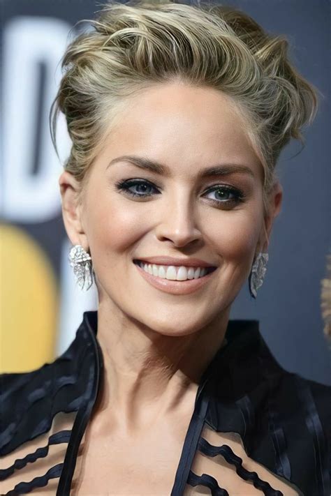Pin By María Soledad H On Actrices Y Actores Sharon Stone Short Hair