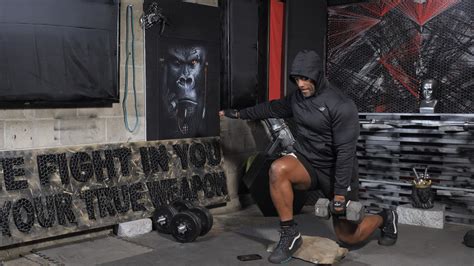 Use The Contralateral Split Squat To Build Your Core And Grow Your Legs