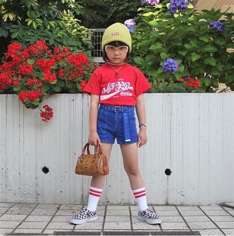 Cette Petite Japonaise Est Devenue Une Sensation De La Mode Sur Instagram