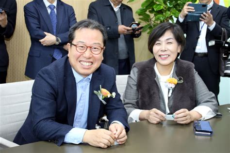 조광한and최민희 ˝우리의 우정은 변함 없답니다요˝경기북도일보
