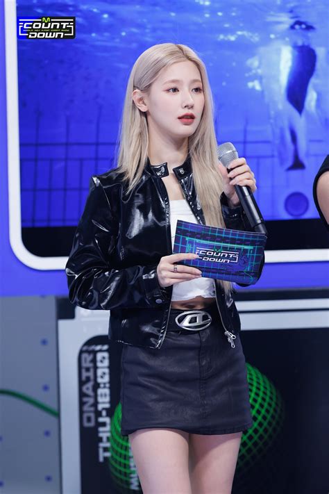 221013 M Countdown Mcs Gi Dle Miyeon And Nam Yoonsu Kpopping