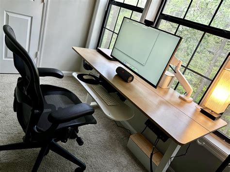 Minimalist And Ergonomic Desk Setup Rdesksetup
