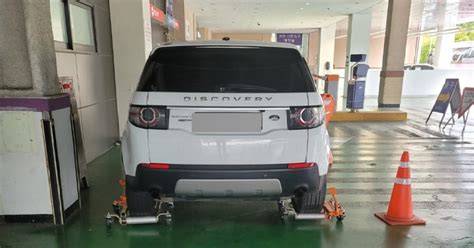 단독 잔고장 잦은 랜드로버 주행 중 시동 꺼짐만 3번수리비 환불 요구에 소송하라