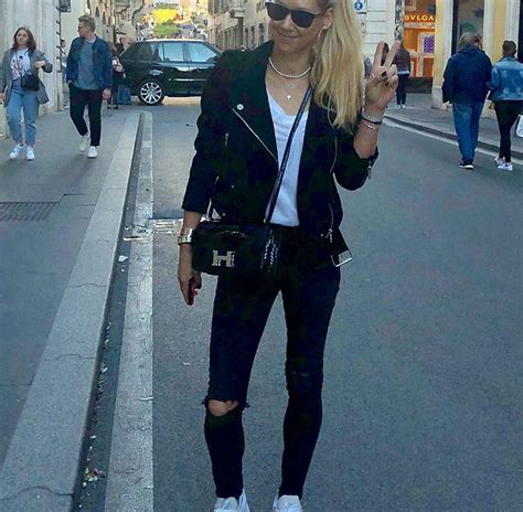 Anna Kournikova Nude Pics And Leaked Sex Tape Scandal Planet