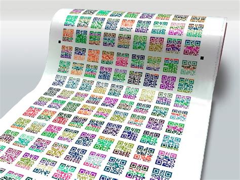 Печать наклеек на самоклеющейся бумаге в Москве в типографии Tprint