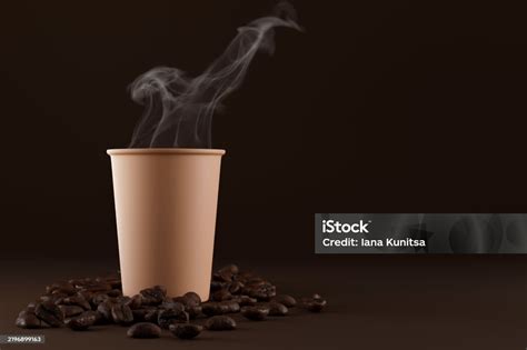 공예 종이 커피 컵 커피 컵 뜨거운 음료와 증기 그리고 검은 배경에 커피 콩으로 3차원 커피를 마실 수 있습니다 공간을 복사합니다 텍스트와 디자인을 위한 공간입니다 템플렛