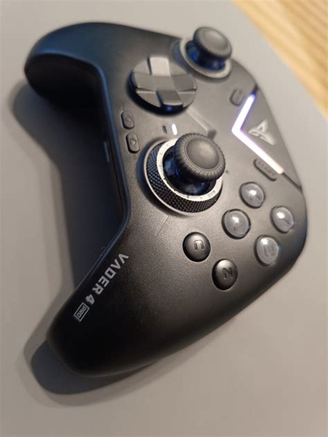 Беспроводной геймпад Flydigi Vader 4 Pro