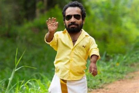 17 ஆண்டுகளுக்கு பின் மீண்டும் அப்பாவாகிய பக்ரு மனிதன்