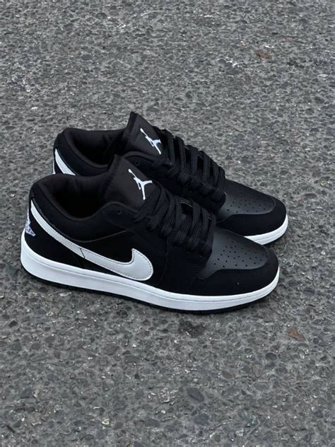 خرید انواع کفش با مدل های مختلف ارزان تر از همه جا در همهمه بوتیک