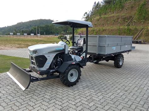 Trator transportador agrícola TM R MOLDEMAQ