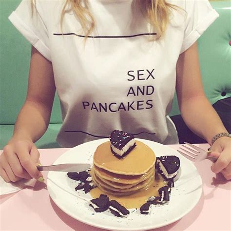 Дамска тениска Sex And Pancakes • Kiki Bg