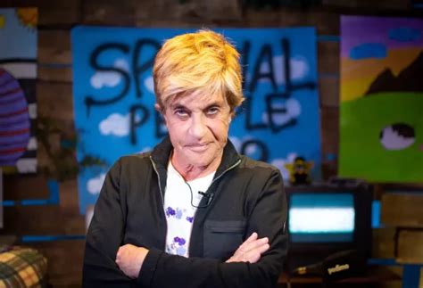 Chelo García Cortés Grabada Besando A Otra Mujer