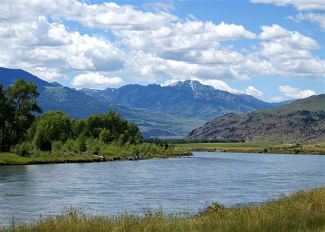 Yellowstone River In Paradise Valley Montana Artofit