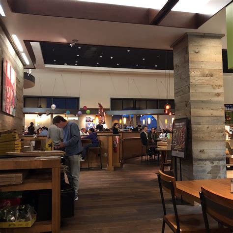 California Pizza Kitchen Pasadena Restaurant Reviews Photos And Phone