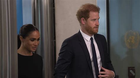 Harry Und Meghan Neue Details Zum Ärger Mit Dem Palast Werden öffentlich