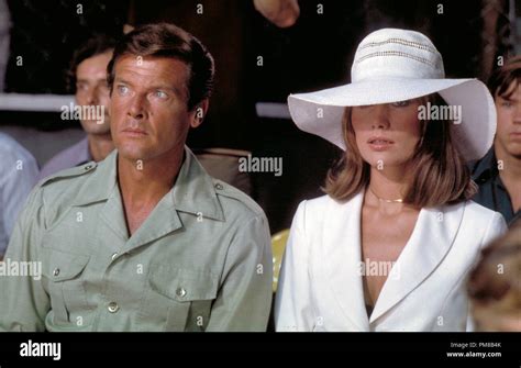 Andrea Anders James Bond