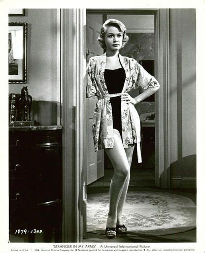 Sandra Dee Photo Stranger In My Arms Sandra Dee Sandra Girls Be Like