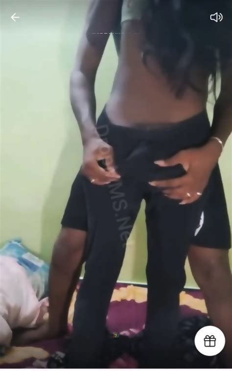 Tamil Akka Play Sexy With Her Boyfriend
