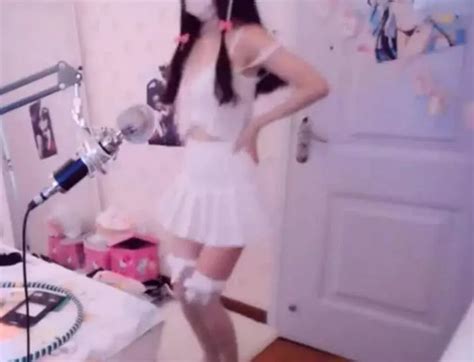 赛高跳舞 跳舞 大山谷图库