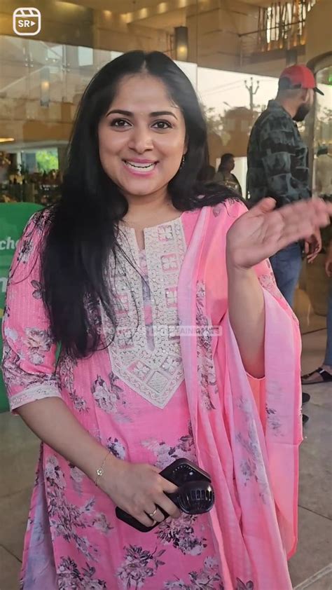 Spot Reels Entertainments സുരേഷ് ഗോപിയുടെ ഭാര്യക്ക് മുതിർന്നവരോടുള്ള സ്നേഹം കണ്ടോ 💞🥰