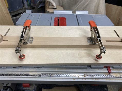 Безопасный кондуктор для циркулярной пилы | Diy table saw, Woodworking ...