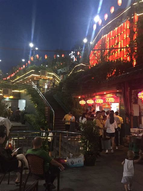 2024鲜龙井烤全羊南山总店美食餐厅在重庆吃火锅，味道都差不多【去哪儿攻略】