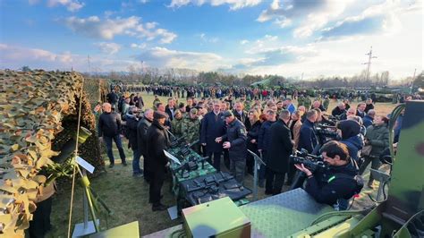 Председник Србије Александар Вучић у Нишу најавио нова улагања у домаће наоружање Youtube